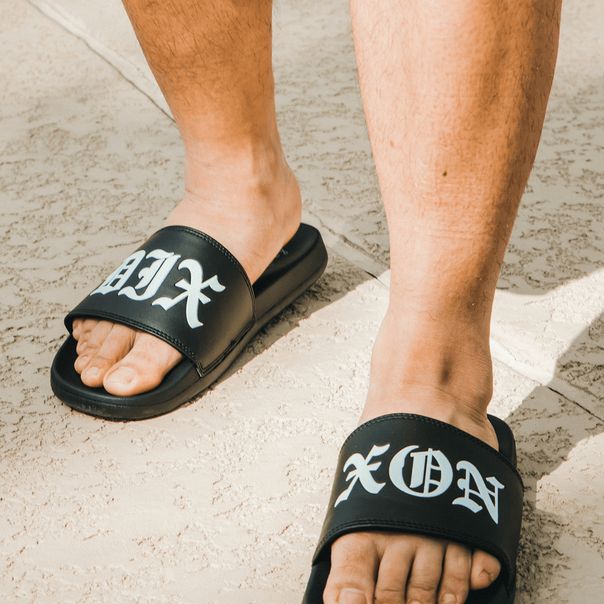 White Central Slides - Black | Dixxon Flannel Co.